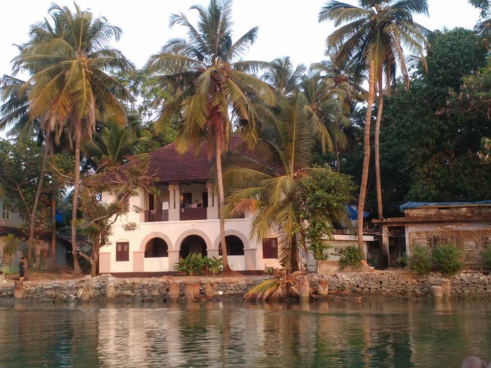 Mahe hertitage picnic spot - MashaHur.Com